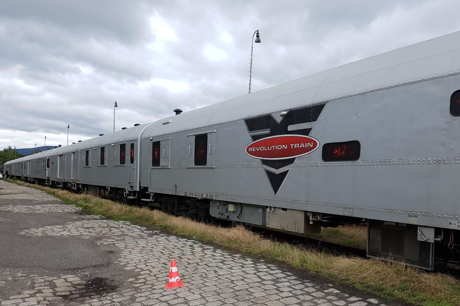 Proti: Revolution Train je z odborného hlediska bohužel nevhodný - ODRAZ